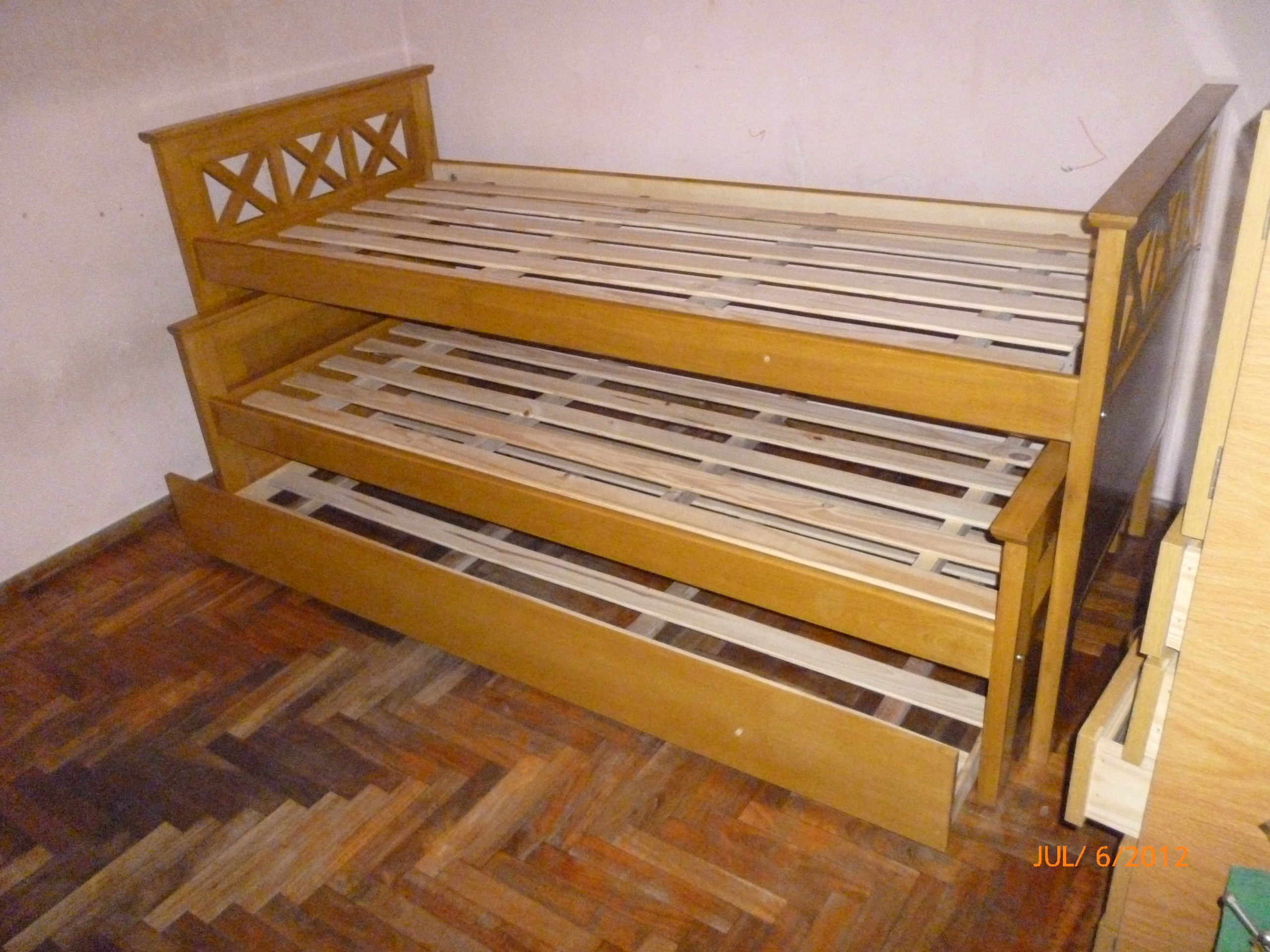 CAMA NIDO MADERA DE GUATAMBU LUSTRADA - La Muebleria Rosario